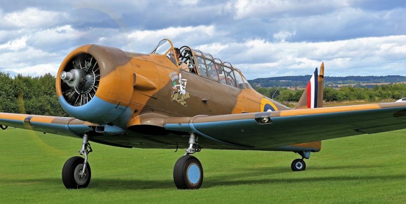 FLYING THE T6 FROM THE BACK - Warbird Experience Warbird Experience