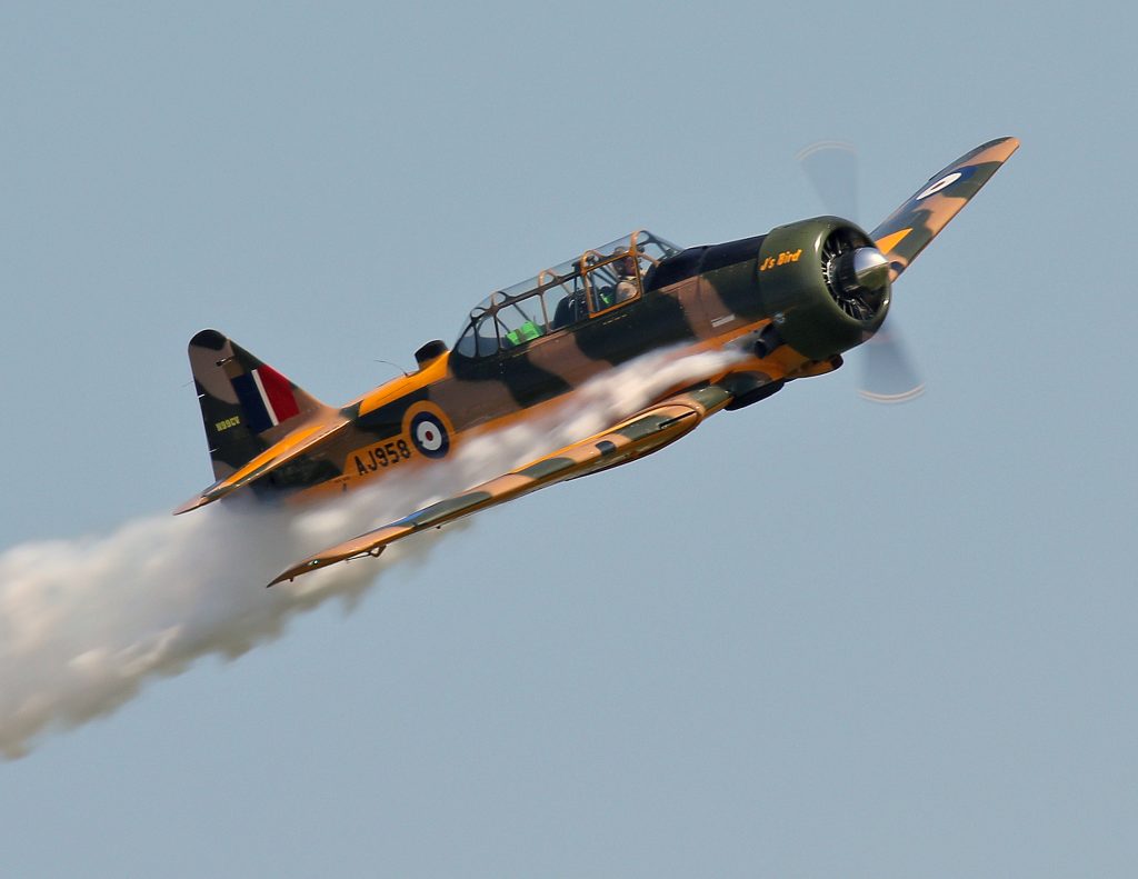 USA AMERICAN HARVARDS - T6 Harvard UK Warbird Experience